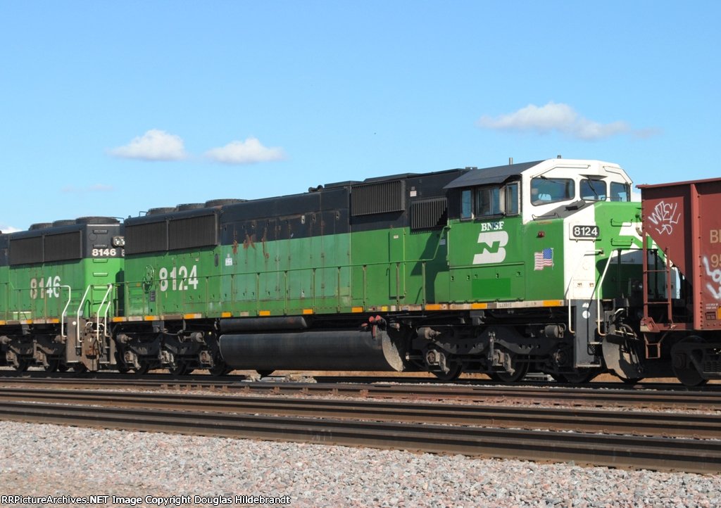 BNSF 8124